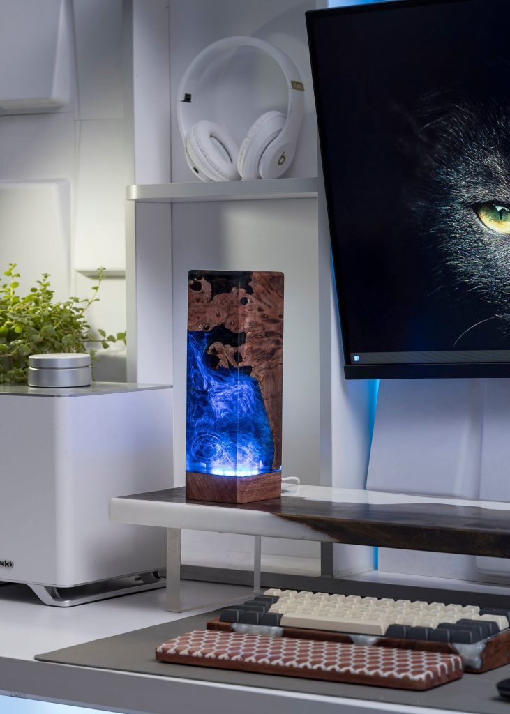 Classic Deep Blue Sea Epoxy Resin Lamp - Resin Lamps Store