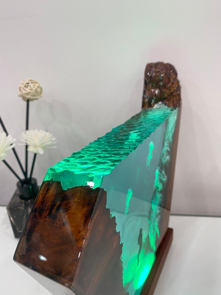 Jellyfish and Diver Epoxy Resin Wood Lamp - Resin Lamps Store