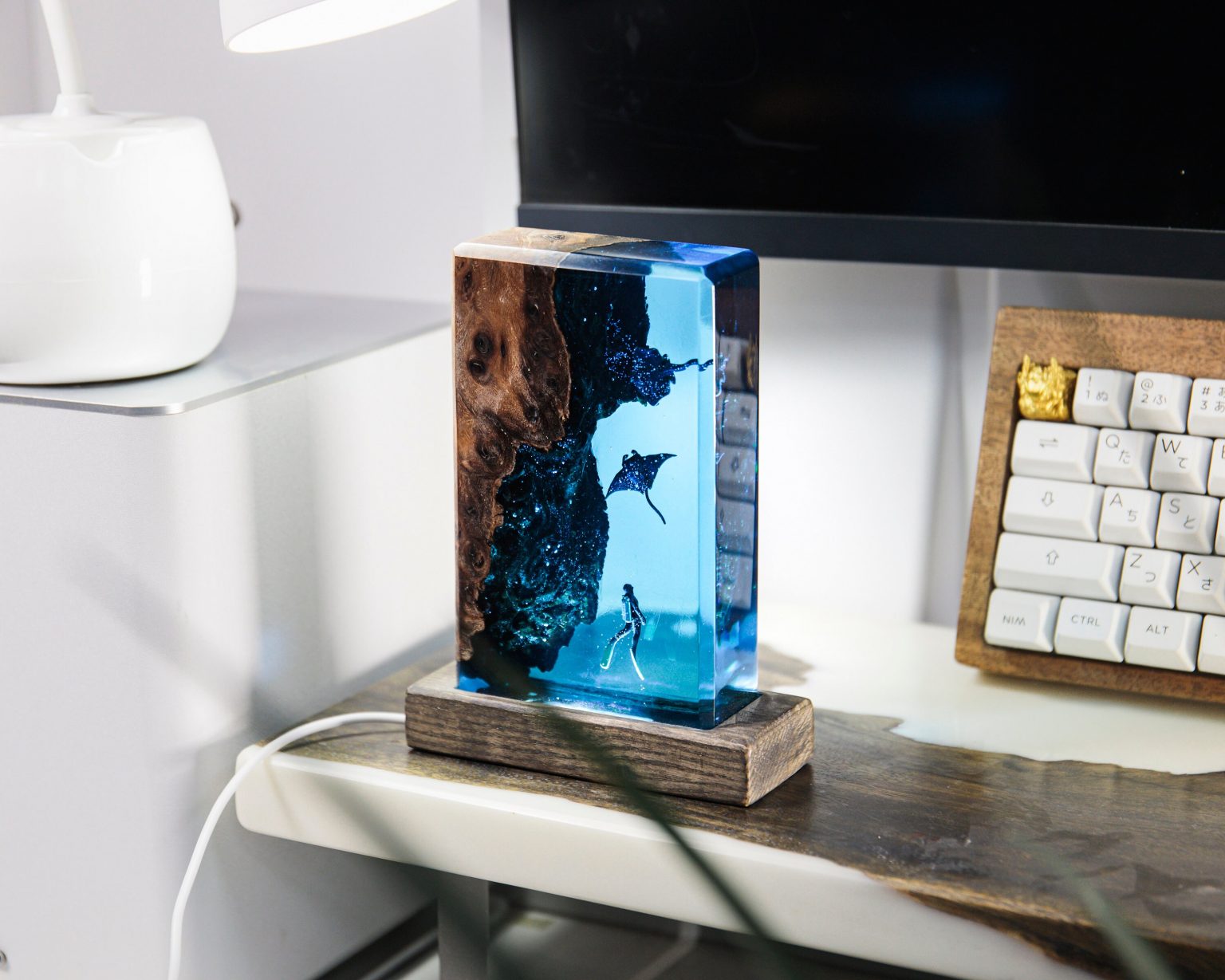 Rectangle Deep Ray Sea Epoxy Resin Lamp - Resin Lamps Store
