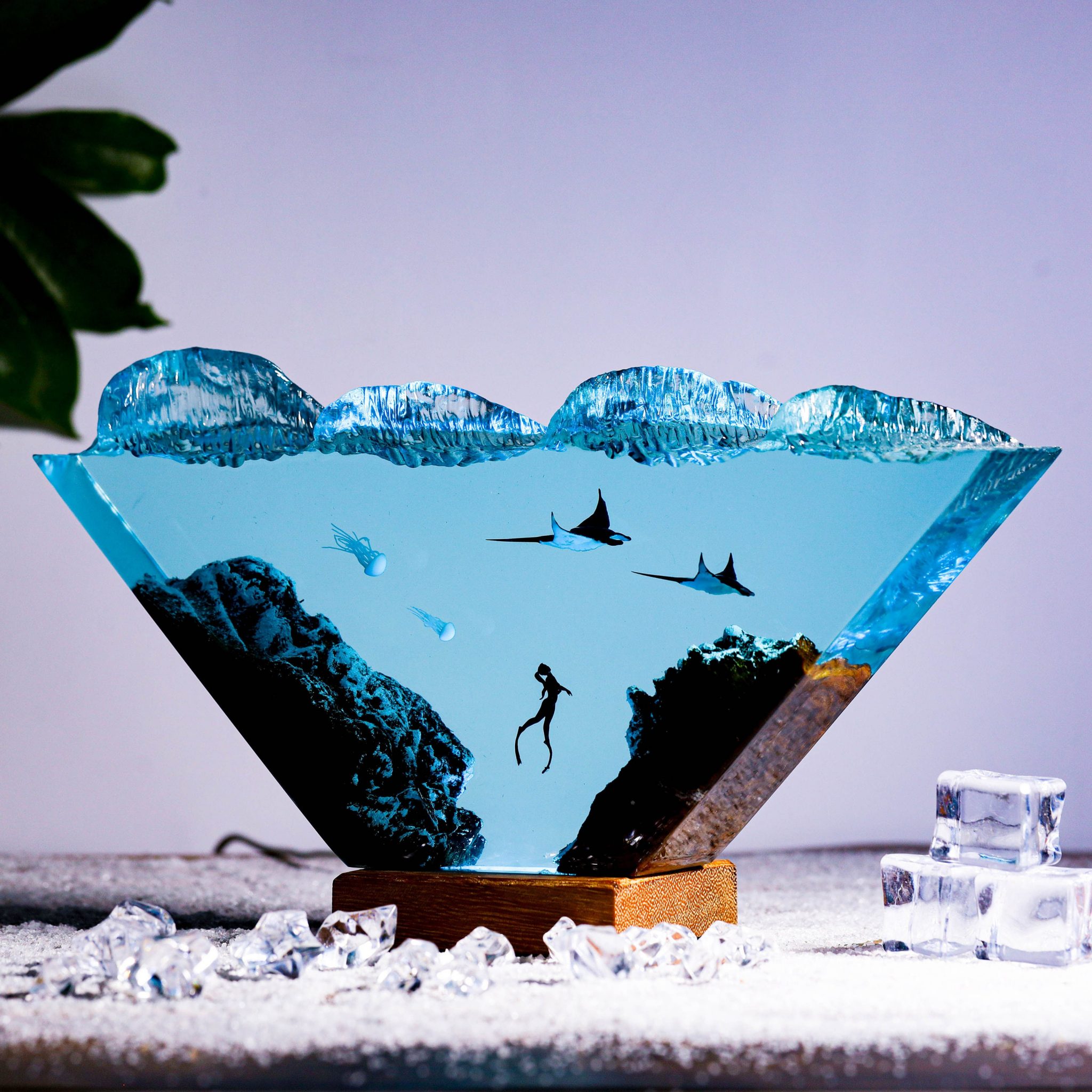 Manta Rays and Diver Epoxy Resin Lamp - Resin Lamps Store
