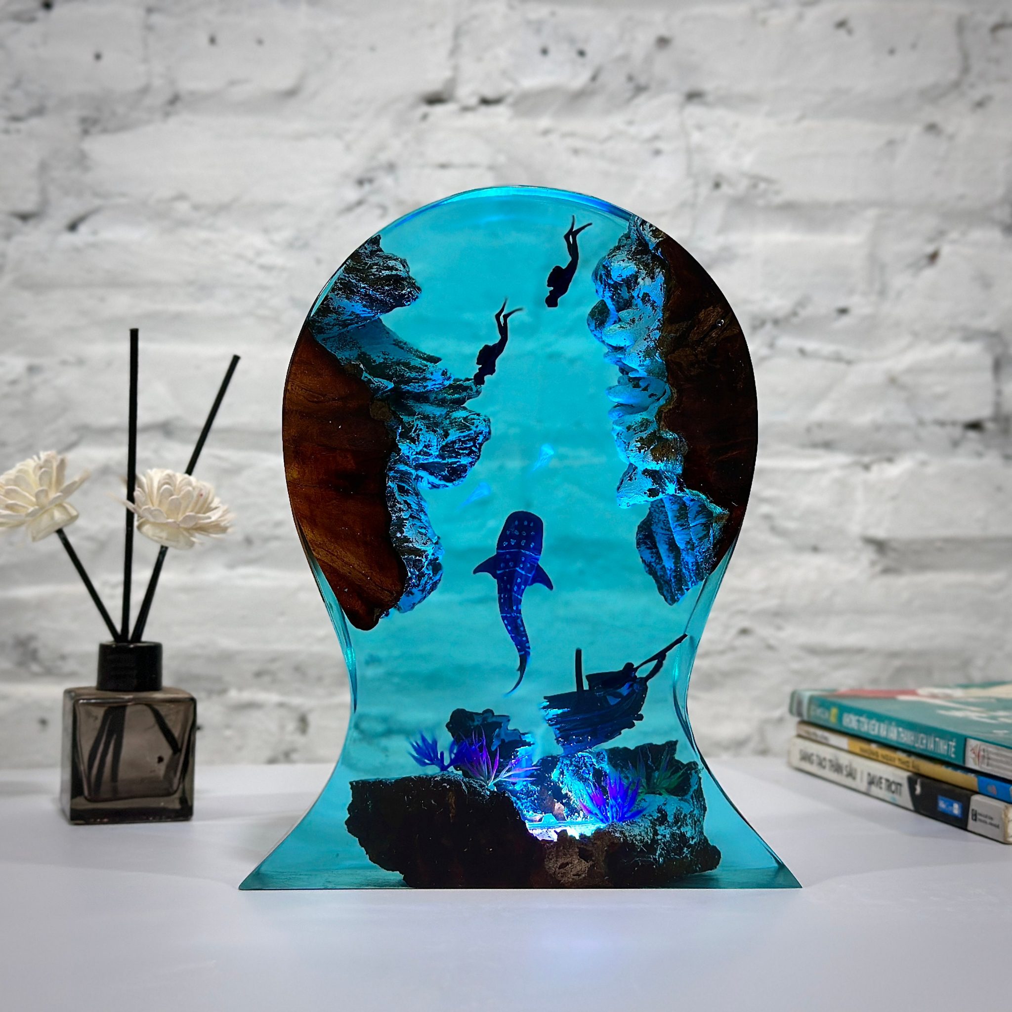 Whale shark & Divers Headphone Stand Epoxy Resin Lamp - Resin Lamps Store