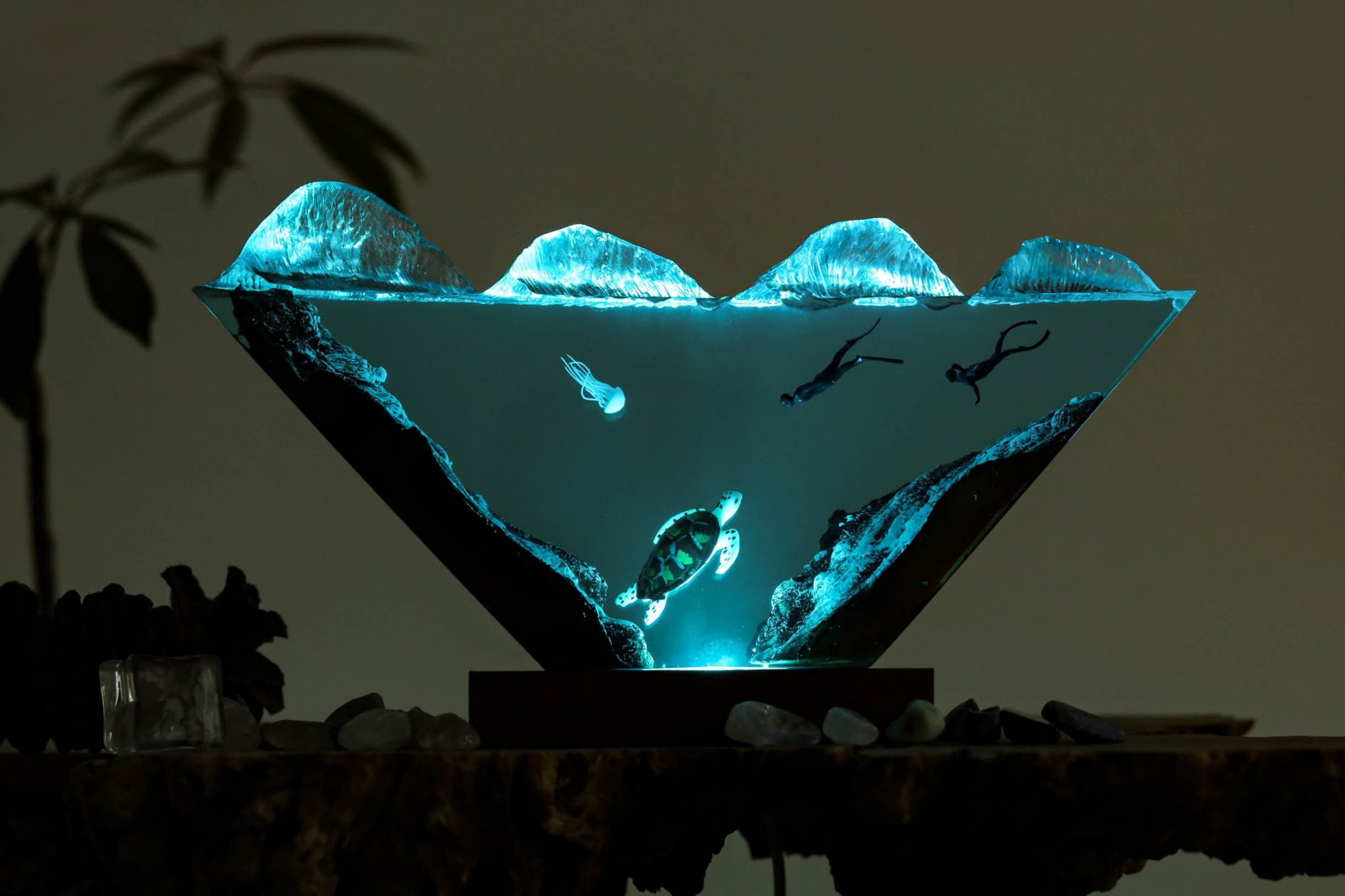 Sea Turtle And Couple Divers Epoxy Resin Lamp - Resin Lamps Store