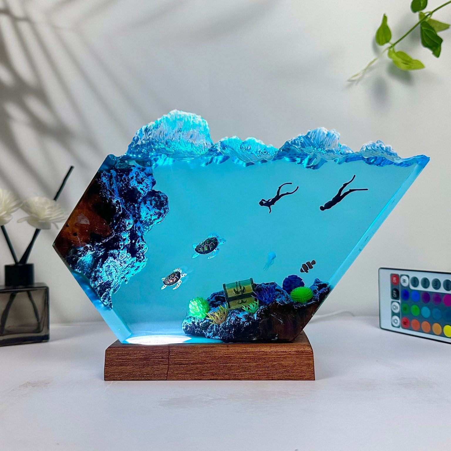 Sea Turtle And Couple Diver Epoxy Resin Lamp - Resin Lamps Store