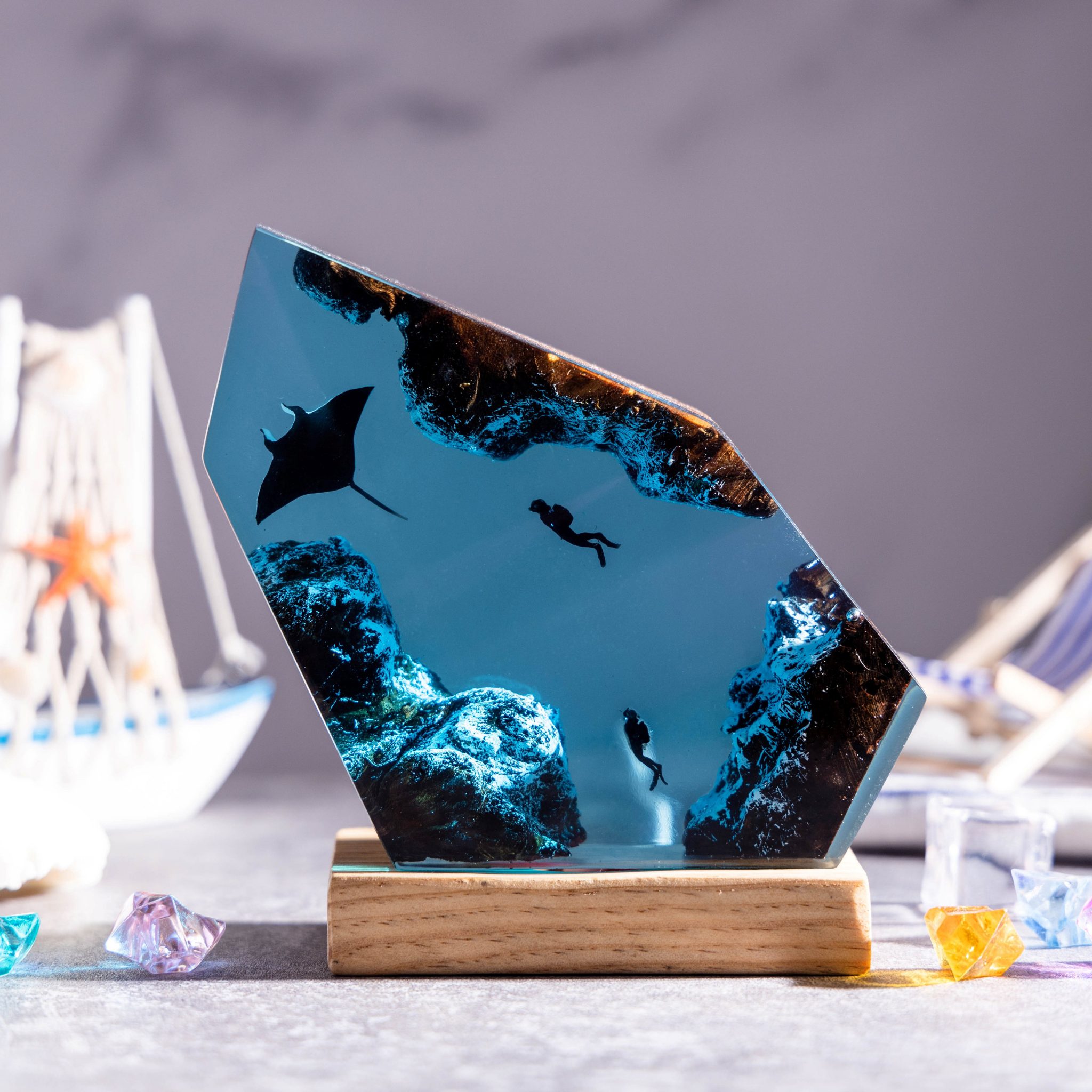 Double Divers and Manta Ray Epoxy Resin Lamp - Resin Lamps Store