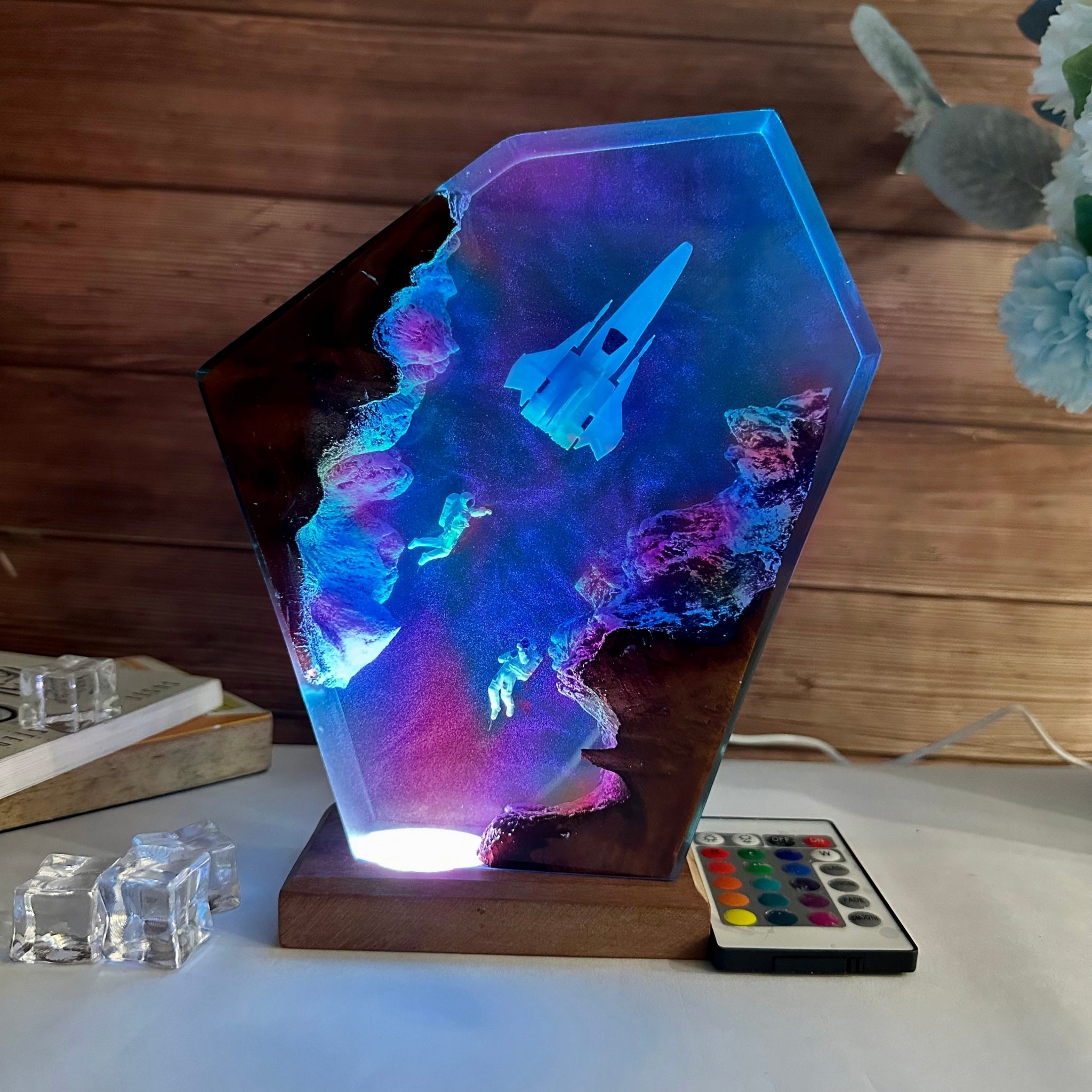 New Style Polygon Spaceship Epoxy Resin Lamp - Resin Lamps Store