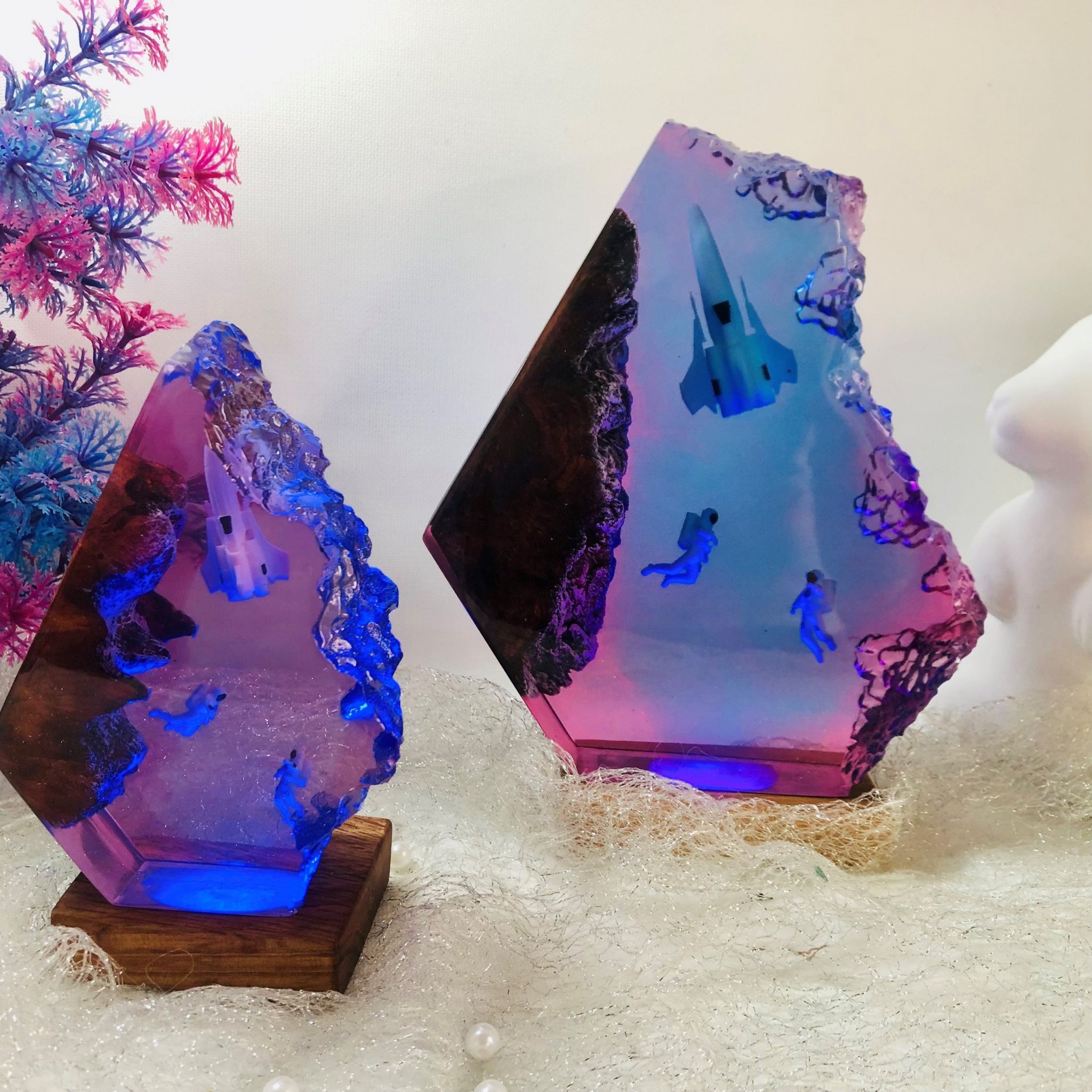 Ocean Galaxy Spaceship & Double Astronaut Epoxy Resin Lamp - Resin ...