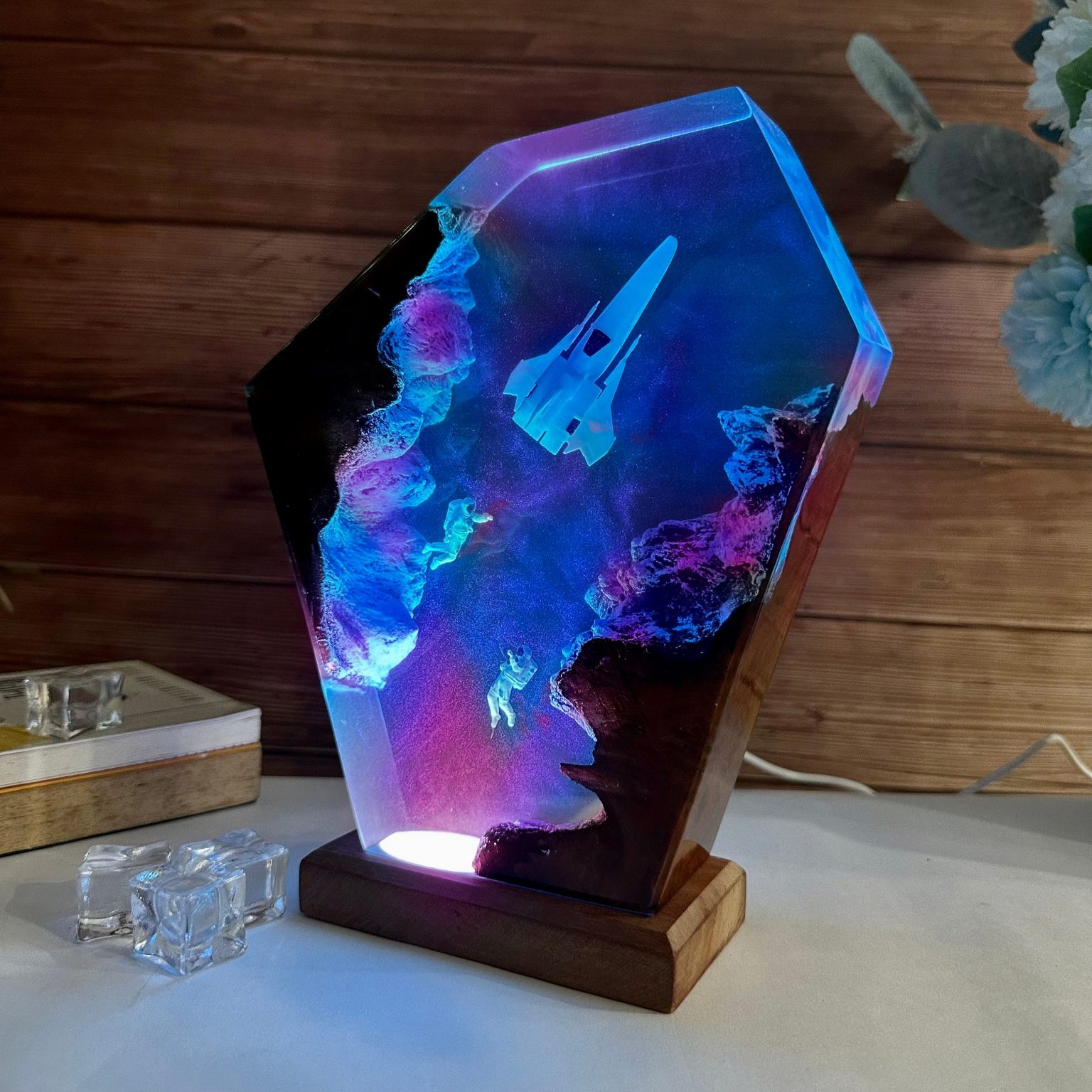 New Style Polygon Spaceship Epoxy Resin Lamp - Resin Lamps Store