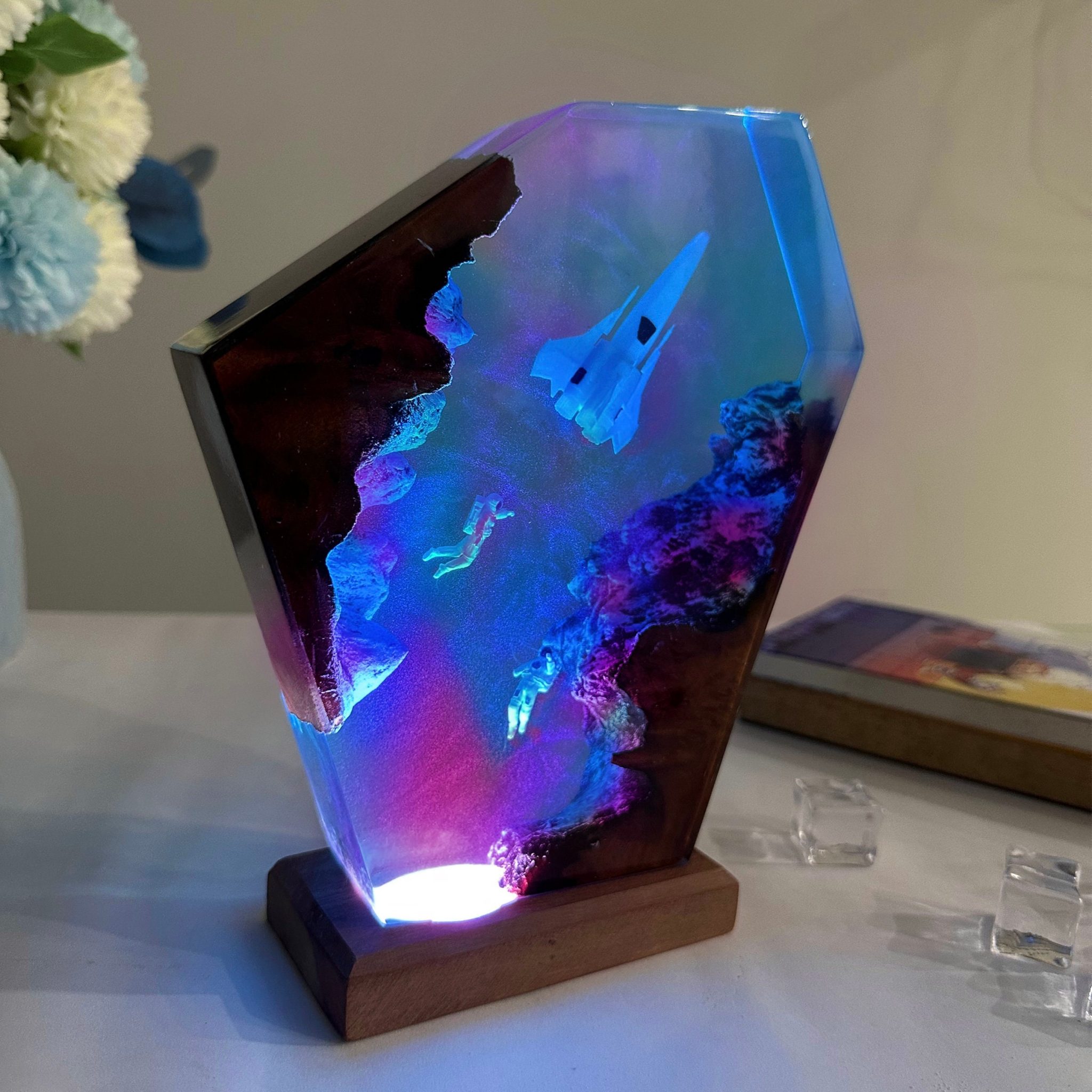 New Style Polygon Spaceship Epoxy Resin Lamp - Resin Lamps Store